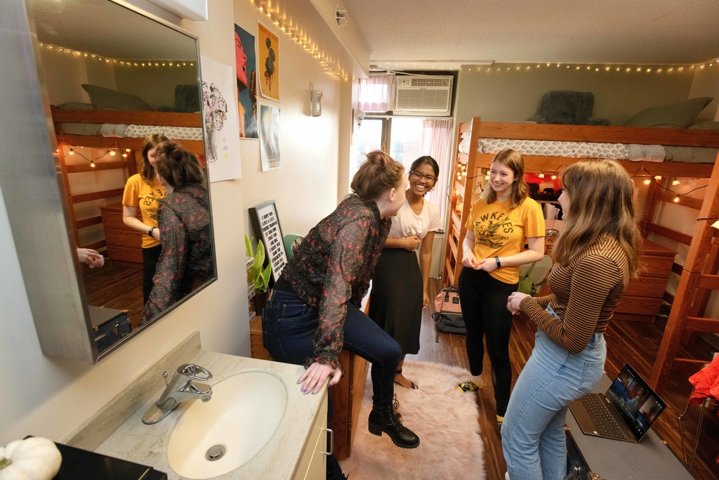 Rienow Hall | Housing - Division of Student Life | The University of Iowa