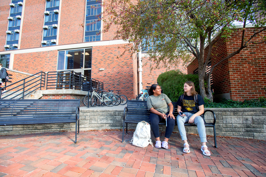 Rienow Hall | Housing - Division of Student Life | The University of Iowa