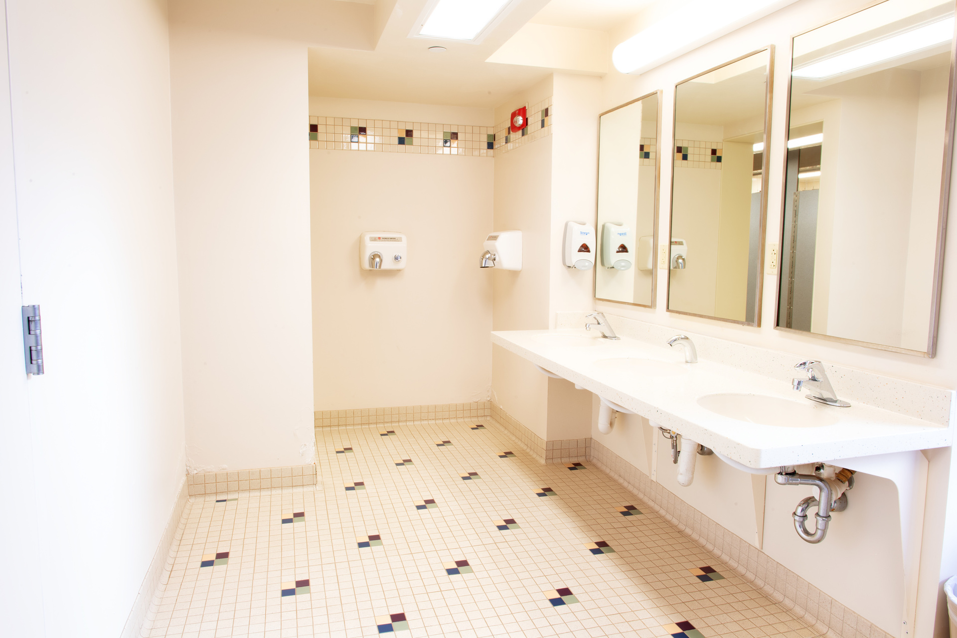 Rienow Hall | Housing - Division of Student Life | The University of Iowa