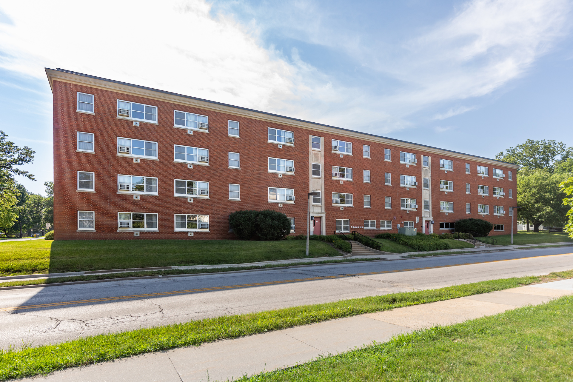 Parklawn Hall | Housing - Division of Student Life | The University of Iowa
